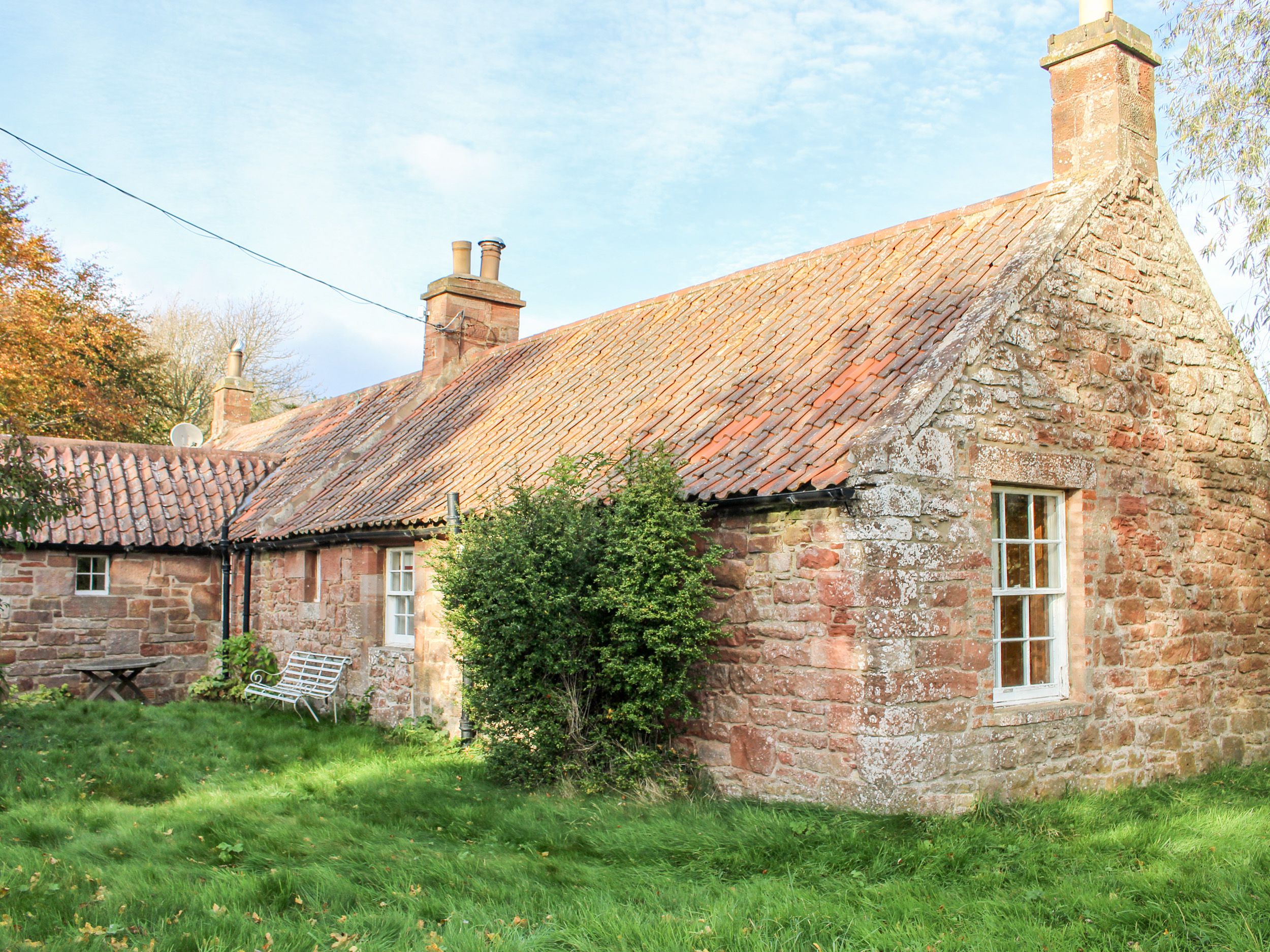 Dog-friendly Old Smiddy Cottage, Scottish Borders | PetsPyjamas